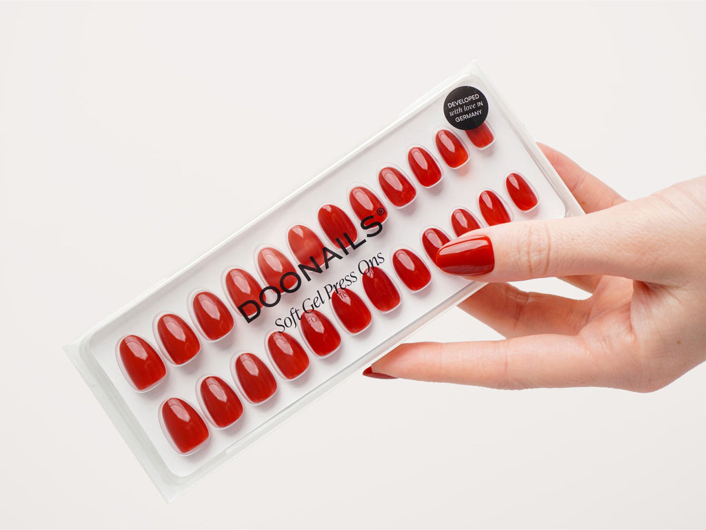 Press Ons in Soft Gel Corte - Unghie Press On Corte - Doonails